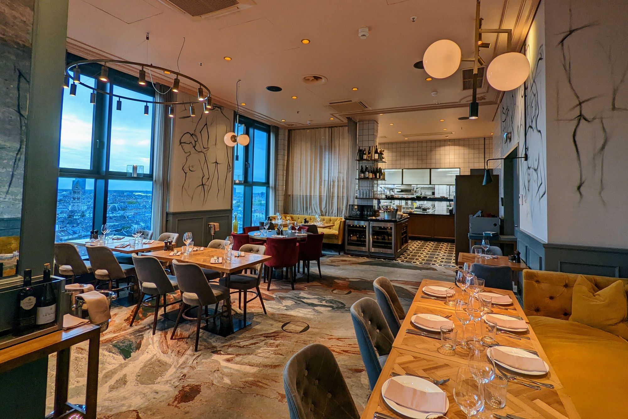 The Paris Club Düsseldorf stellt neue Speisekarte und innovative vegane ...